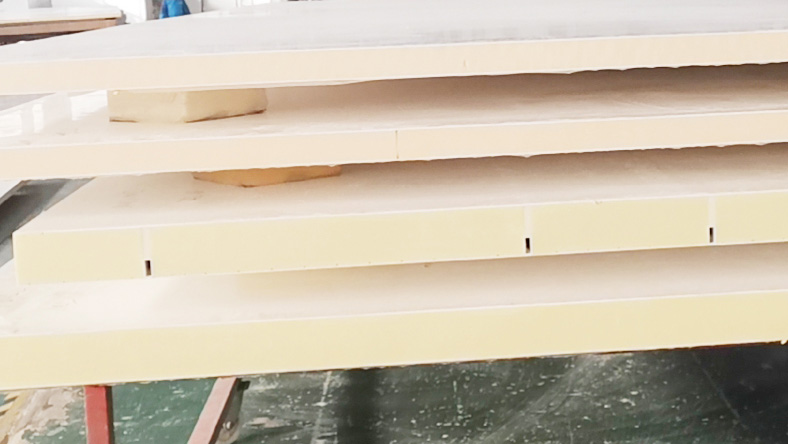 RV Roof with Structural Composite Sandwich Panel for RV Expedition ...
